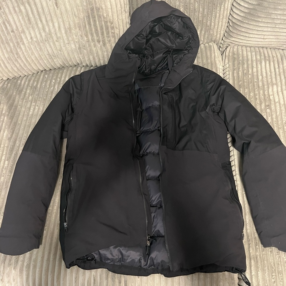 Super Warm And Comfy Men’s Lululemon Coat Medium - Gem